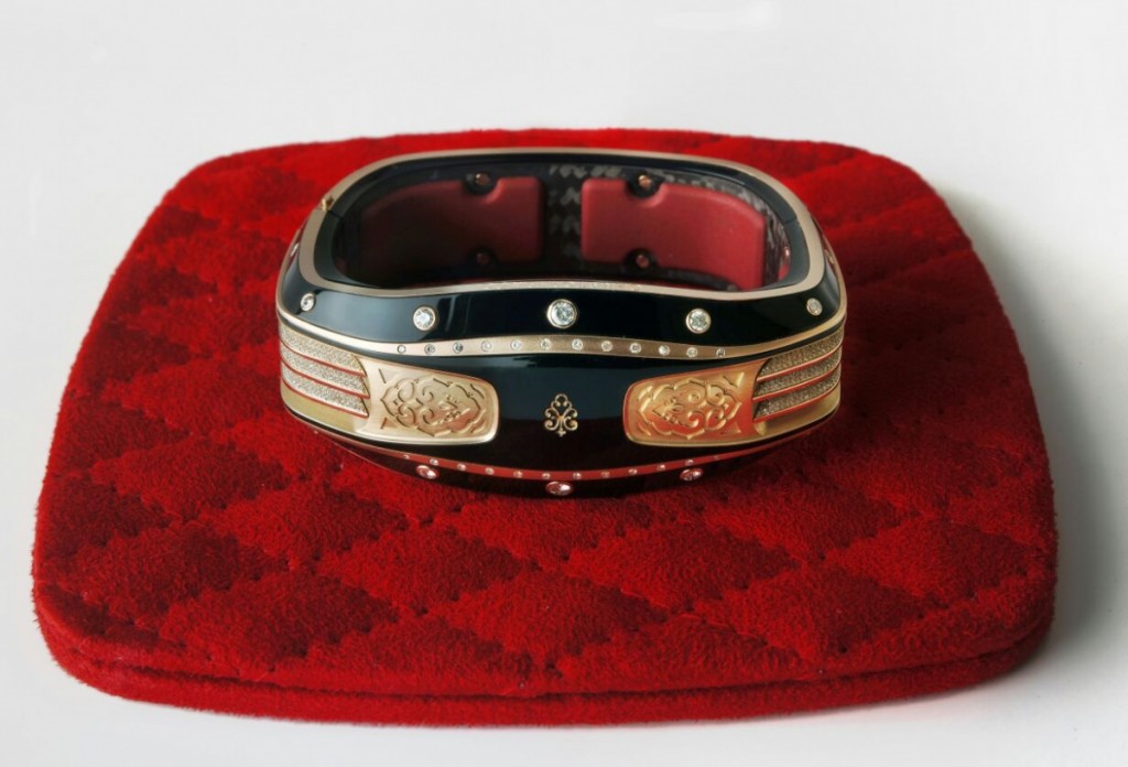 This $149K Apollo Bracelet Is Very High Tech And Powered By