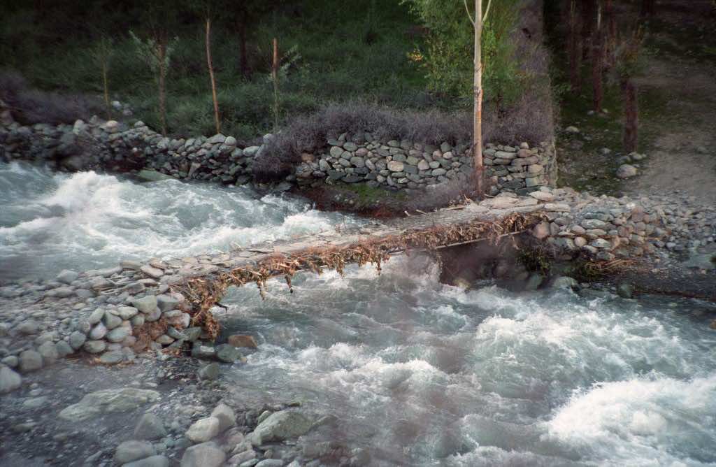 10 Most Dangerous Bridges Around The World