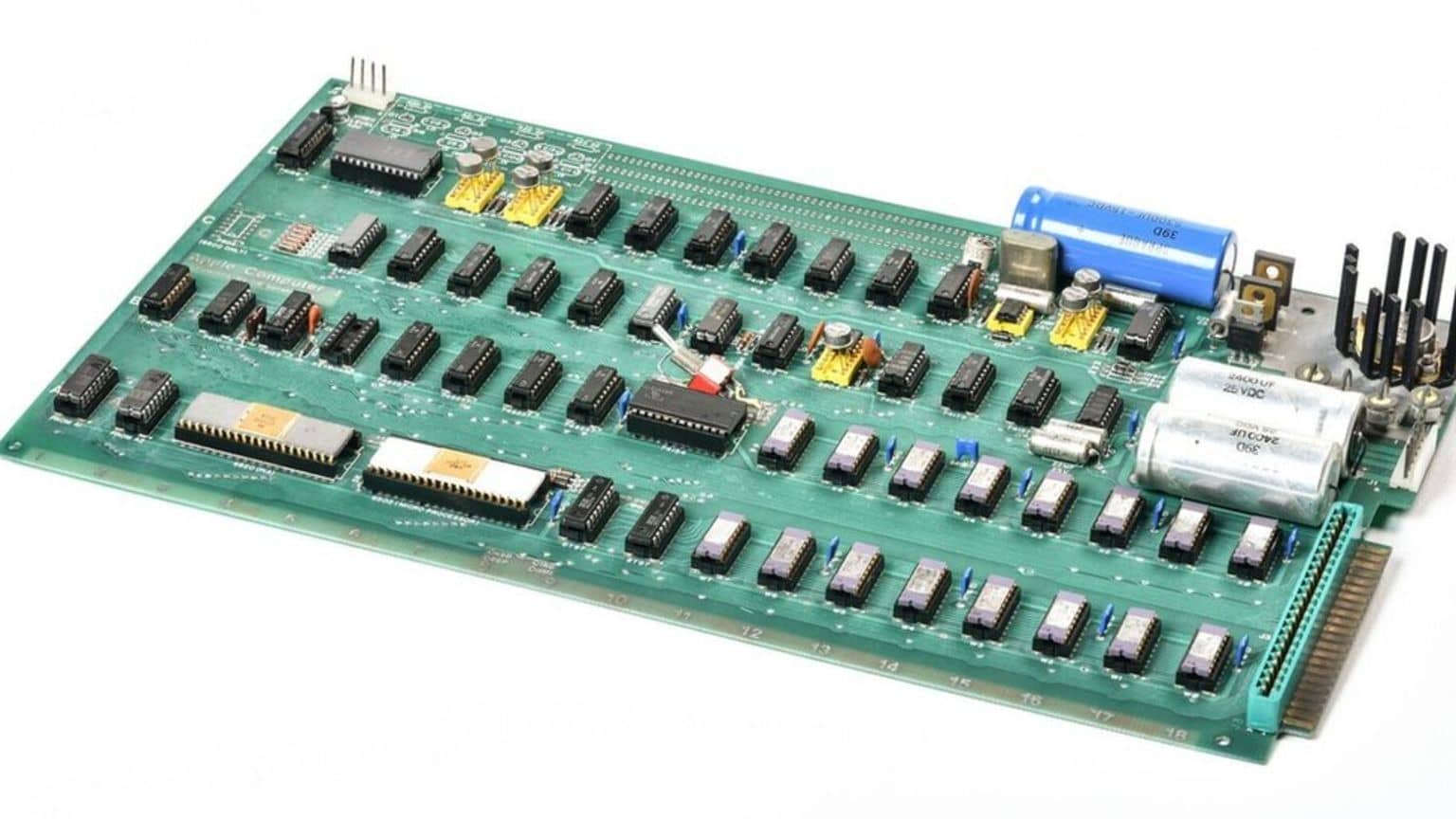 Apple I - The First Ever Apple Computer Sold For $815,000