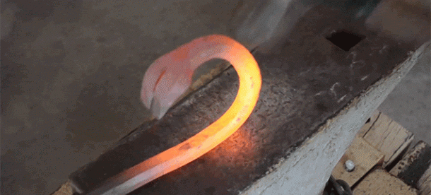 Watch How This Guy Converts A Crowbar Into A Beautiful Sword