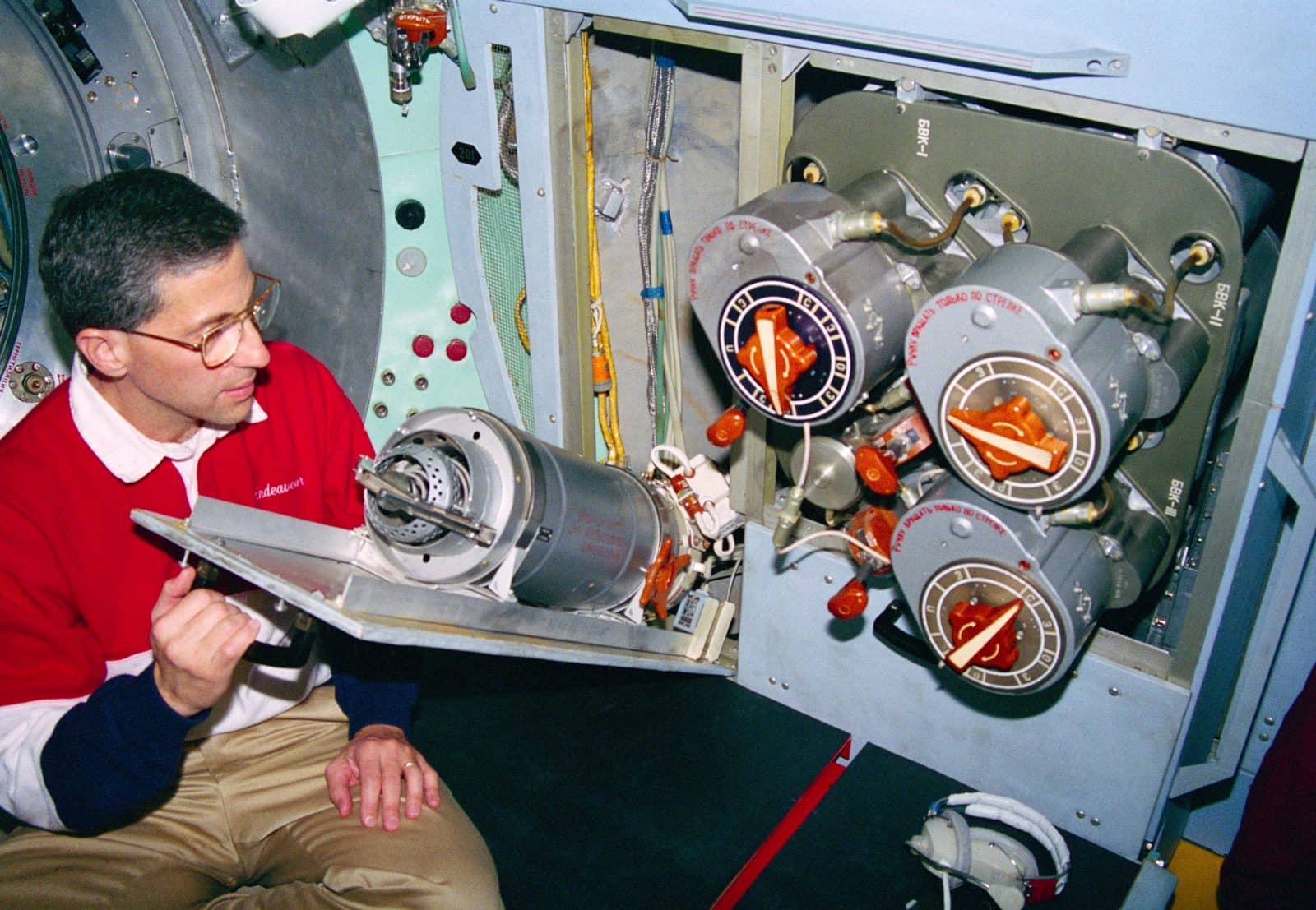 This Is How Oxygen Is Transported To The International Space
