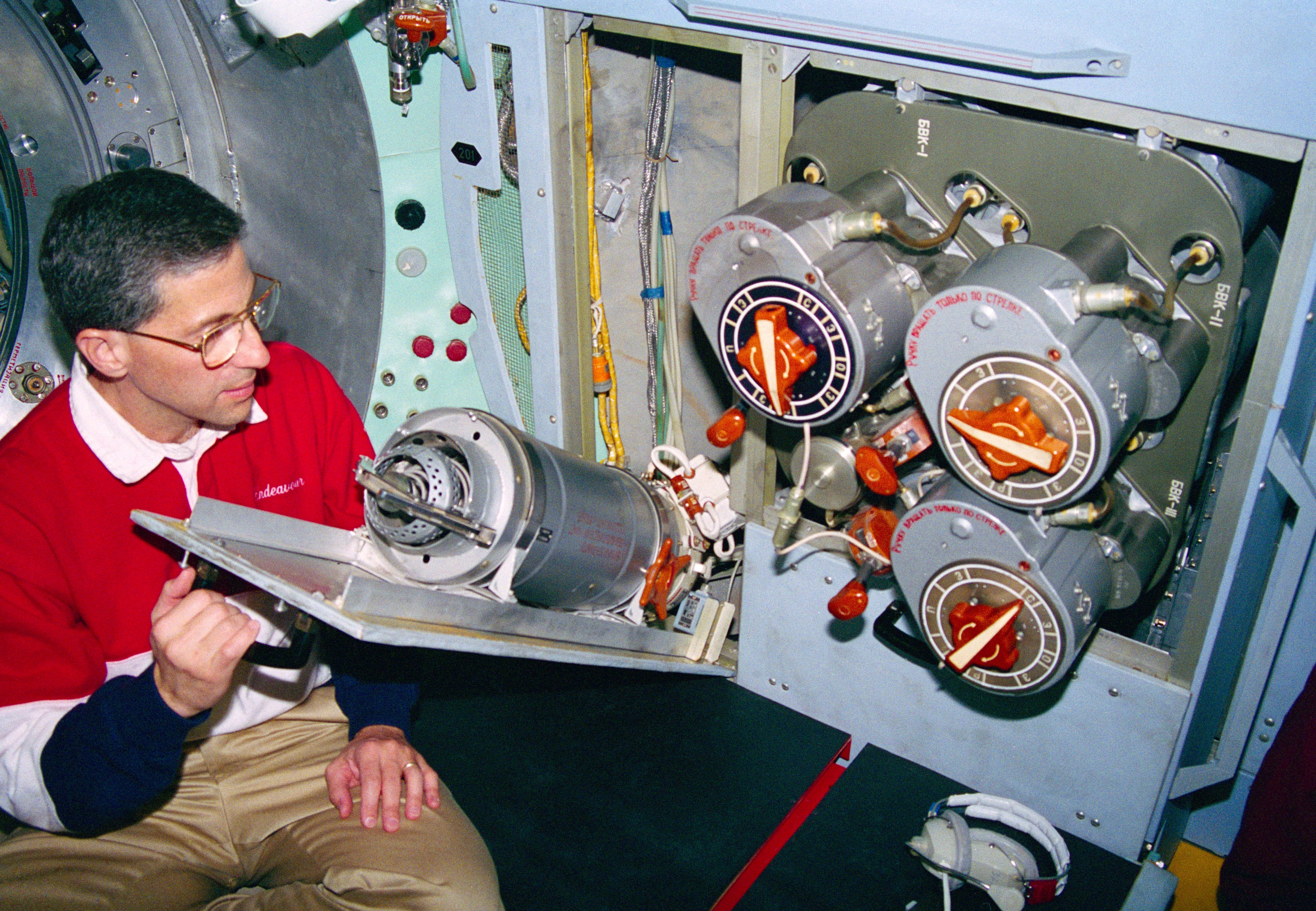 This Is How Oxygen Is Transported To The International Space This Is How Oxygen Is Transported To The International Space