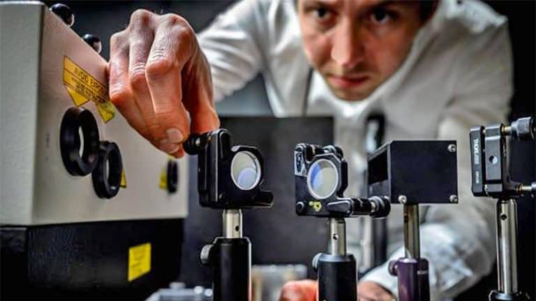 The World's Fastest Camera Shoots Five Trillion Photos Every