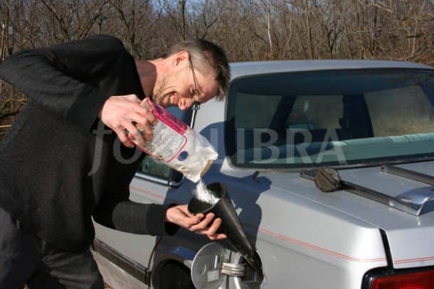 This Is What Happens To Your Engine When You Pour Sugar In T