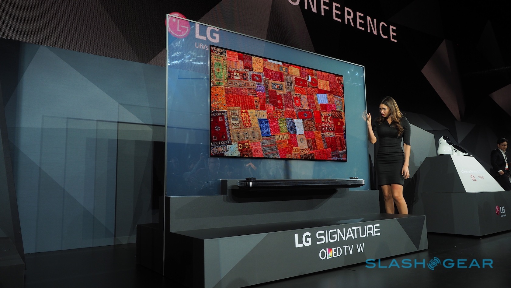 LG Introduces The World's First 88-Inch 8K OLED Display