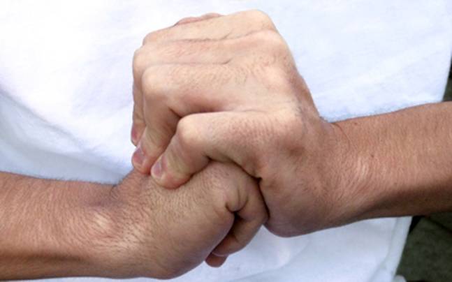 Science Finally Figured Out Why Our Knuckles Pop And Crack