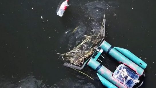 You Can Control This Trash-Collecting Robot In Chicago River