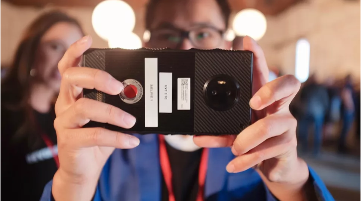 Hydrogen One Is The World's First Holographic Smartphone