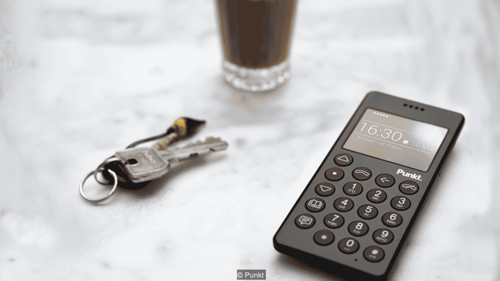 These Modern Phones Define Simplicity Of Old Times