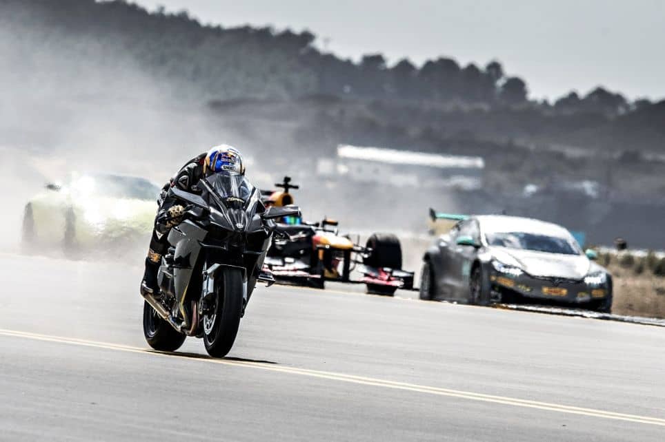 Watch This Ultimate Race Between A Heavy Bike, An F1 Car, A