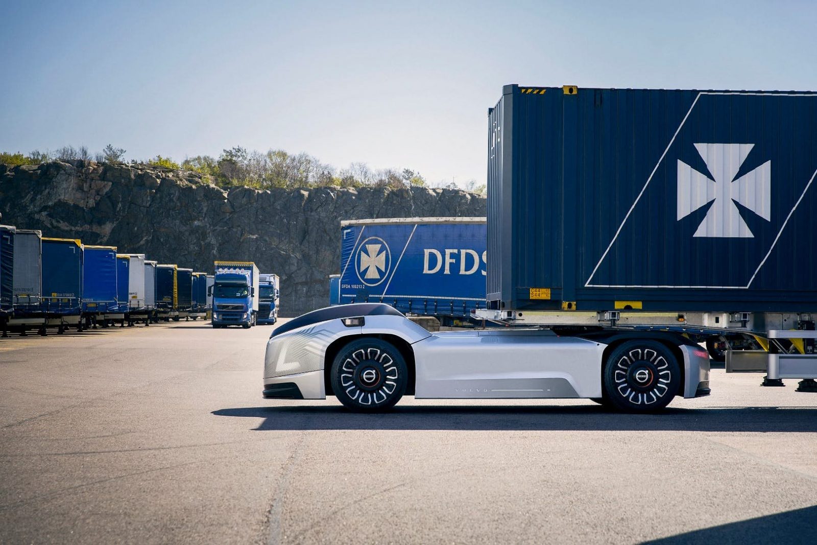 These Autonomous Trucks From Volvo Don't Have A Driver's Cab