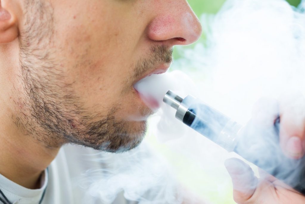First Man Dies In The US Due To Vaping