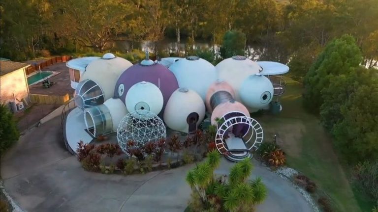 Strangely Designed "Bubble House" Hits The Market In Austral