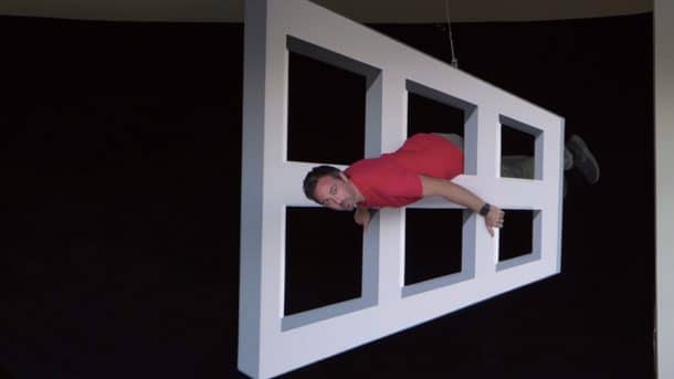 Watch A YouTuber Transform Into An Illusion Using The Popula