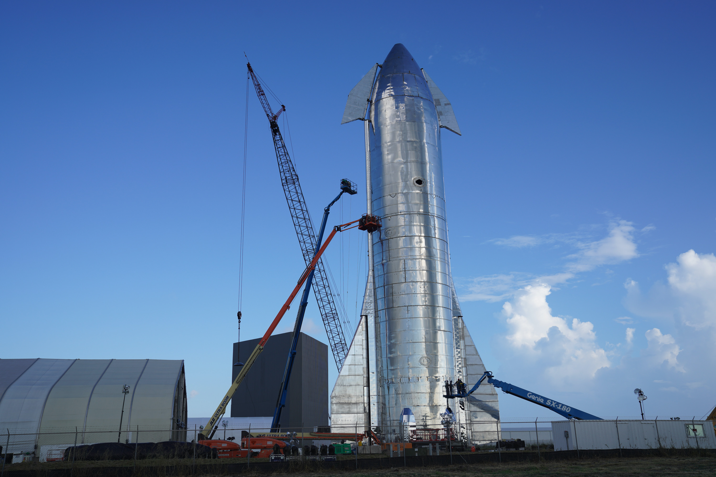 SpaceX Might Start Building Starships Exclusively For Touris