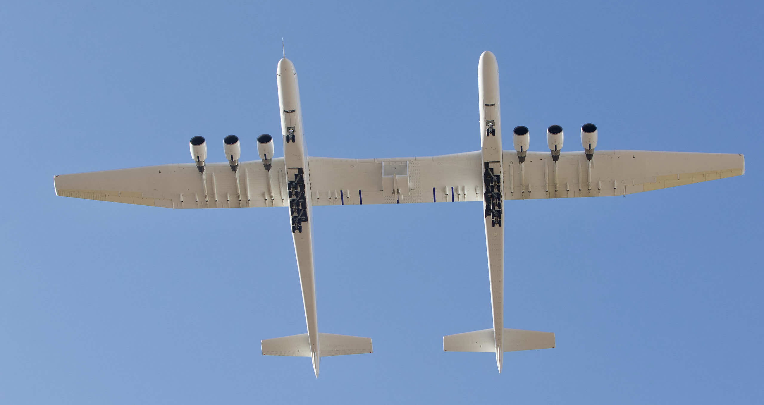 Watch The World's Largest Airplane Fly For The Fifth Time, B