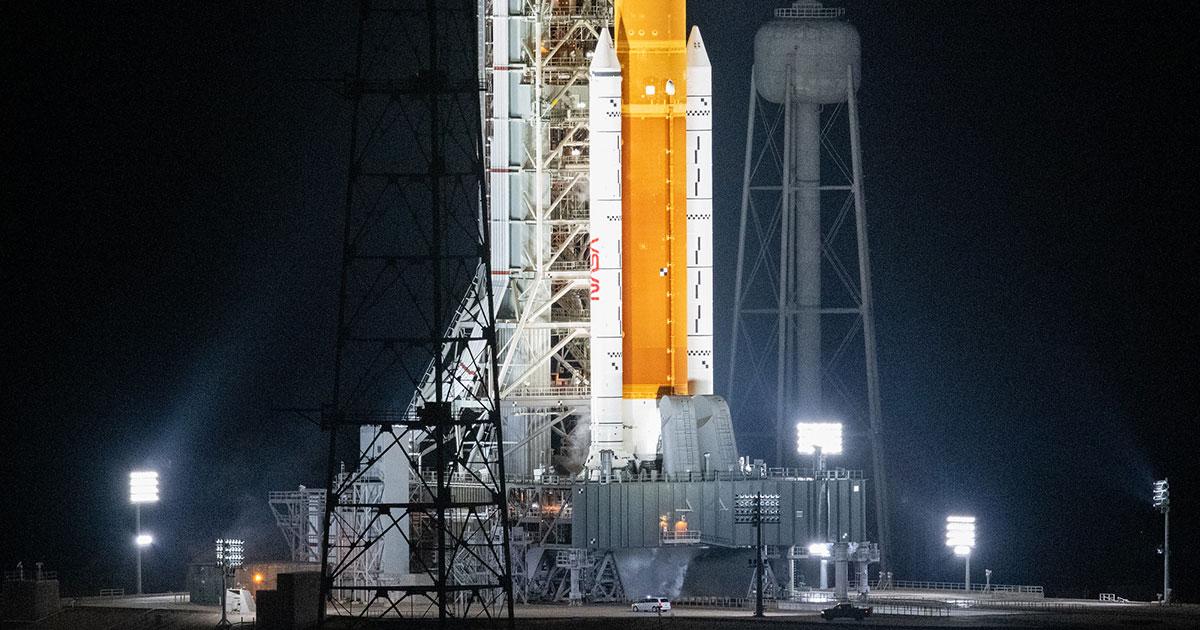 Amazing Video Shows The Artemis-I Rocket Leaving The Earth B