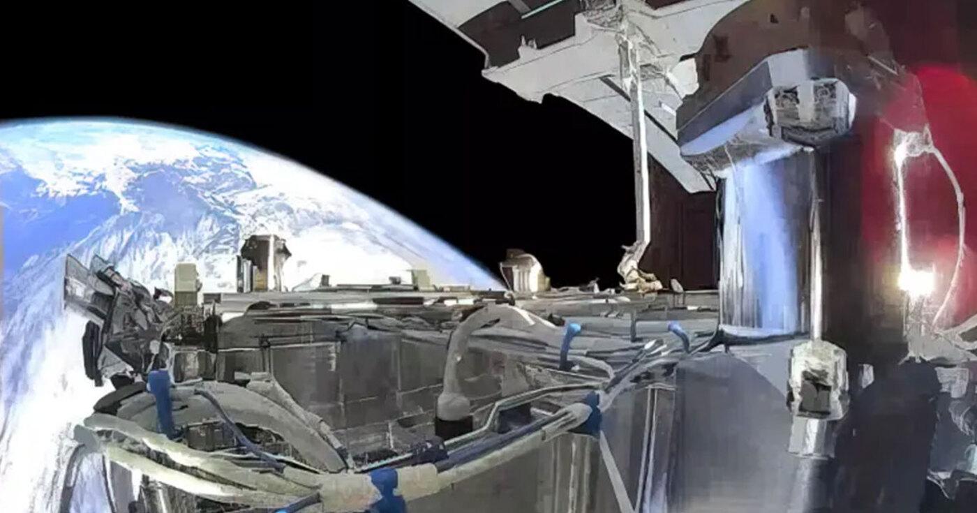 SpaceX Has Unveiled A New Military Satellite - Called Starsh