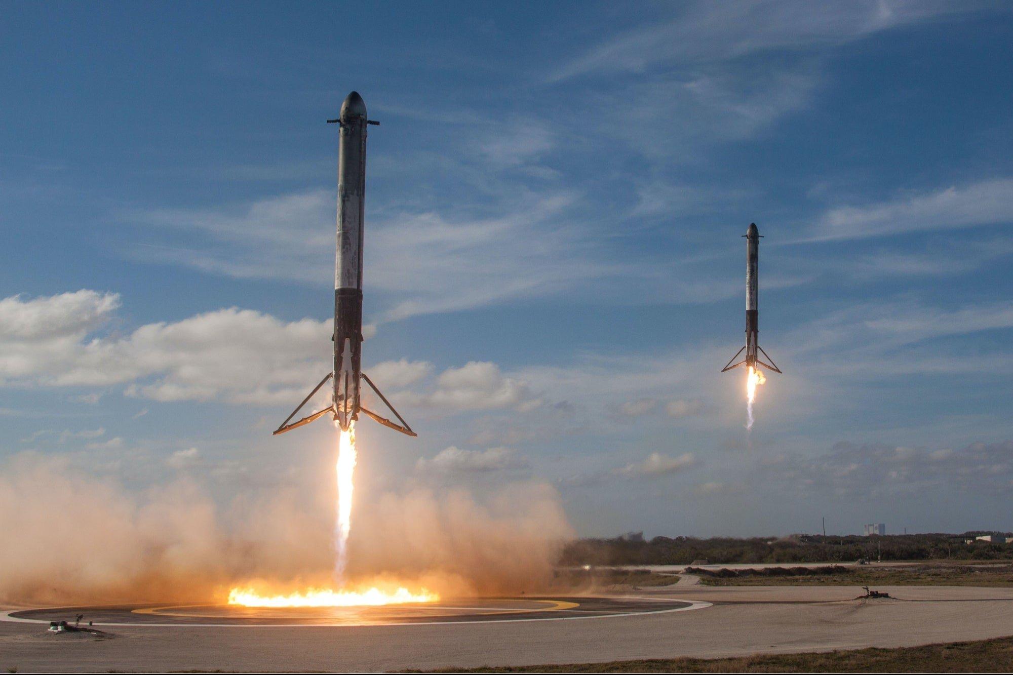 SpaceX Has Unveiled A New Military Satellite - Called Starsh