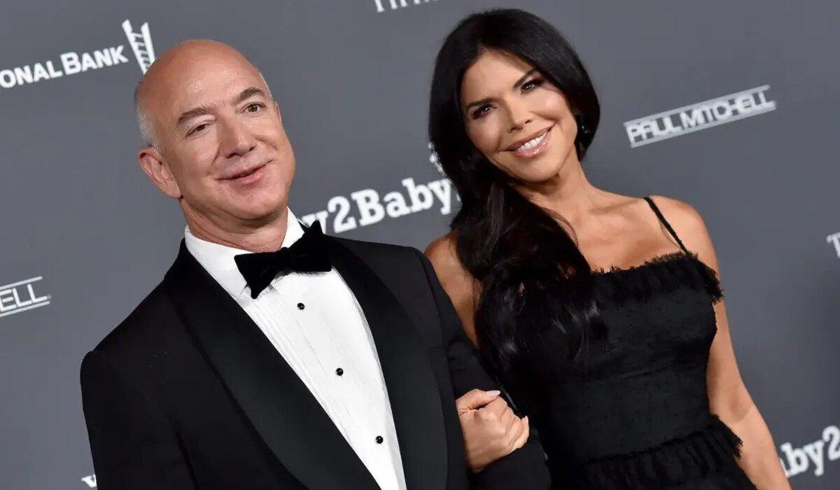 Jeff Bezos' Girlfriend Lauren Sanchez Is Leading The First E