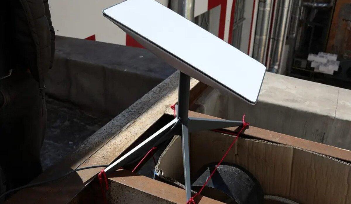 People Are Renting Out Starlink Satellite Internet Dishes, A