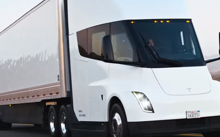 The Tesla Semi Truck's Real-World Range Has Already Impresse