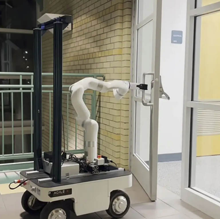 This New Self-Learning Robot Butler Can Open Door Knobs