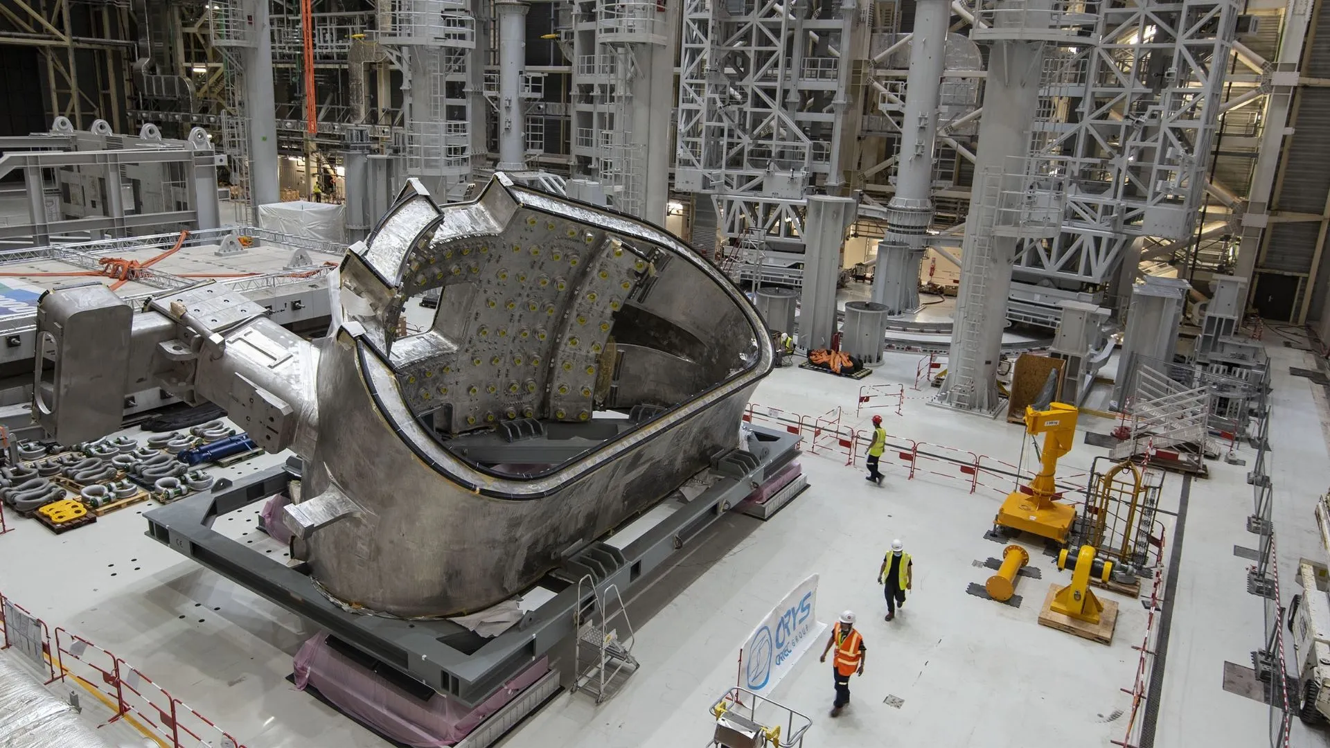 China Debuts World's First Two-Way Brain-Computer Interface