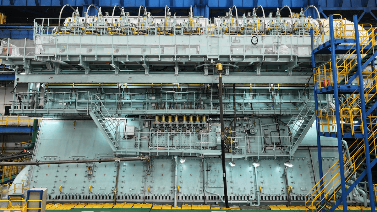 World’s Biggest Methanol-Fueled Cargo Ship Engine Debuts I