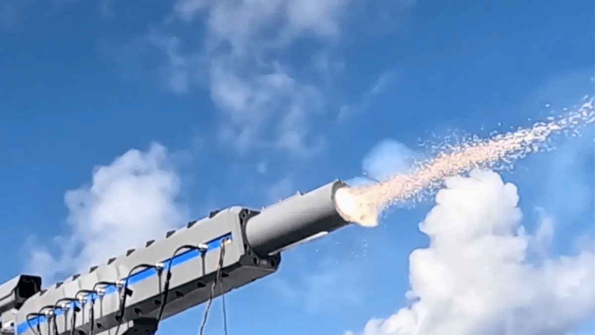 Japan Deploys World’s First Railgun That Shocks Missiles A