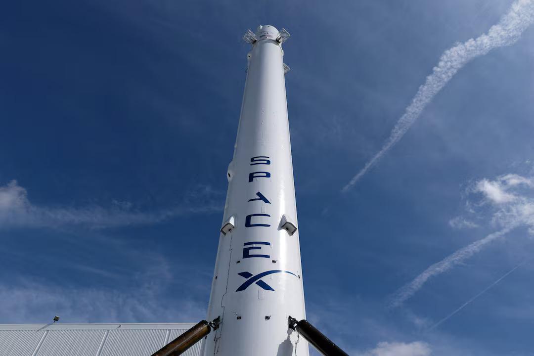 SpaceX Lands $4.16 Billion Contract To Build A Missile-Track